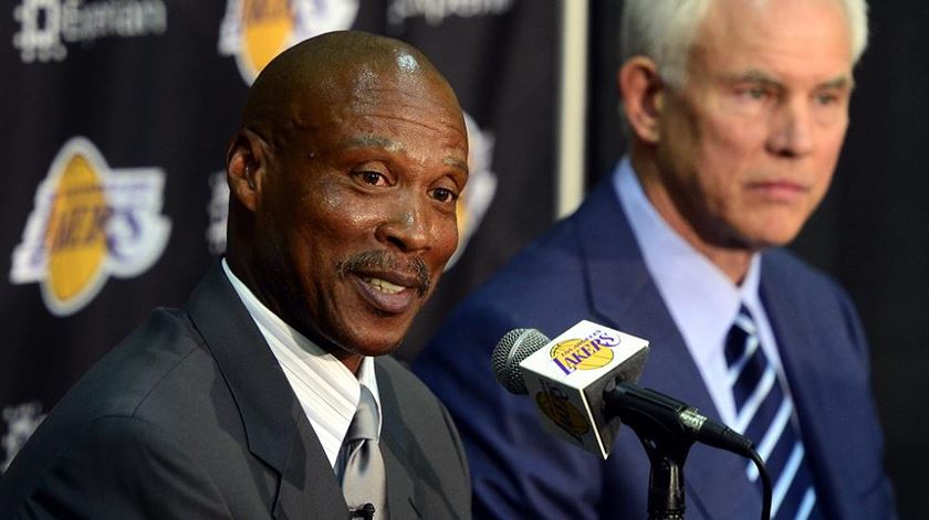 Byron Scott despedido dos Lakers - Renascença