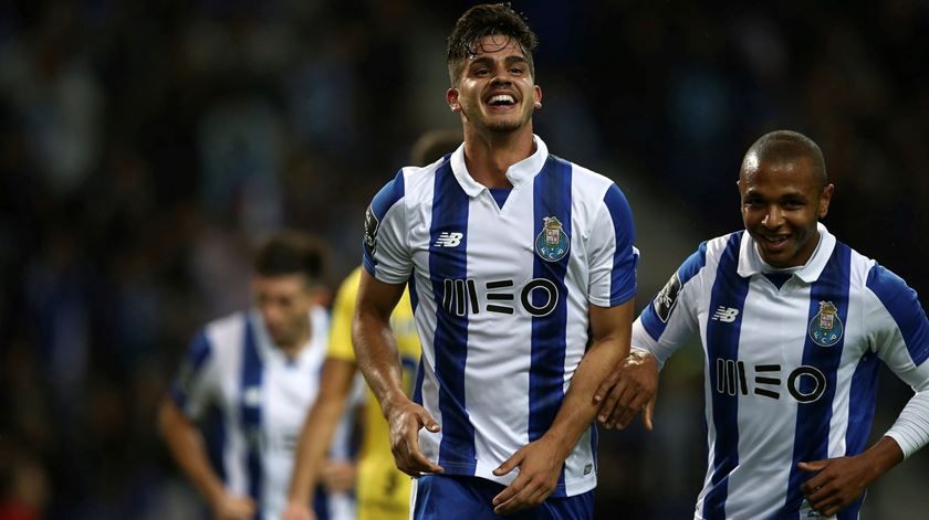 FC Porto oficializa venda de André Silva - Renascença