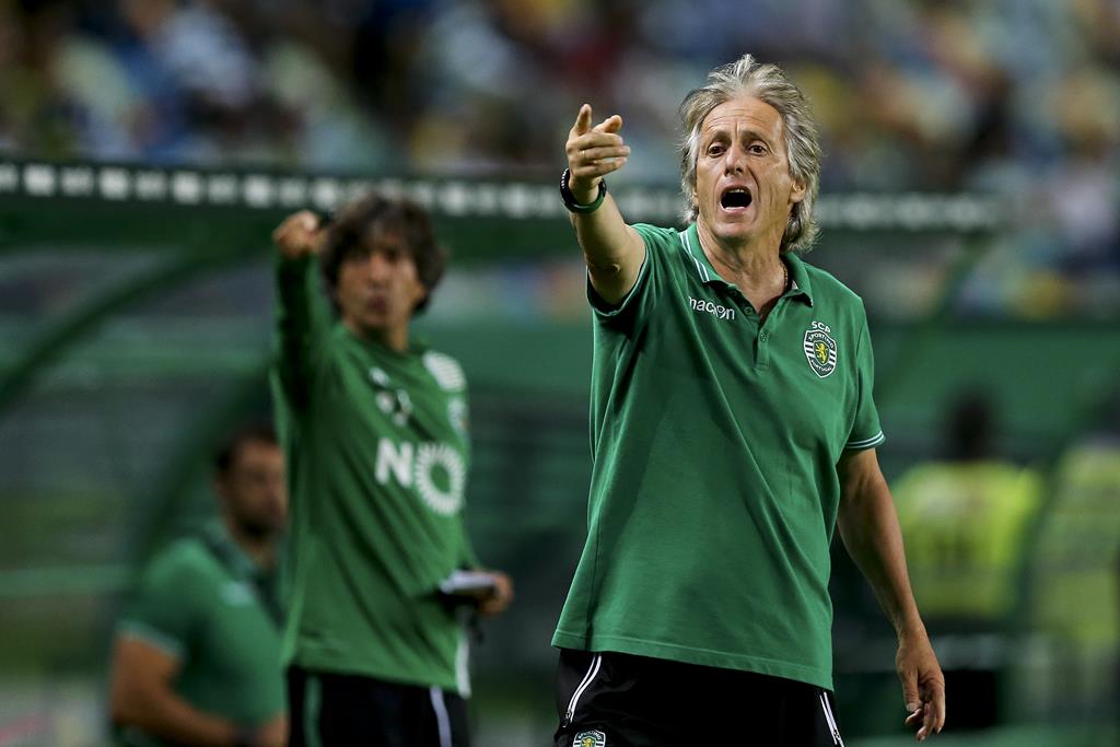 Jorge Jesus. "Beto não é um guarda-redes de 1m90, mas é um grande ...