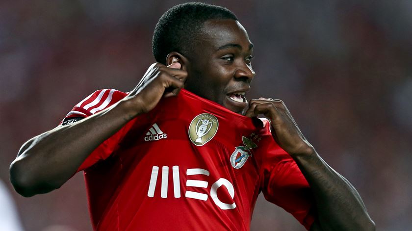 Ola John em Inglaterra para assinar pelo Reading - Renascença