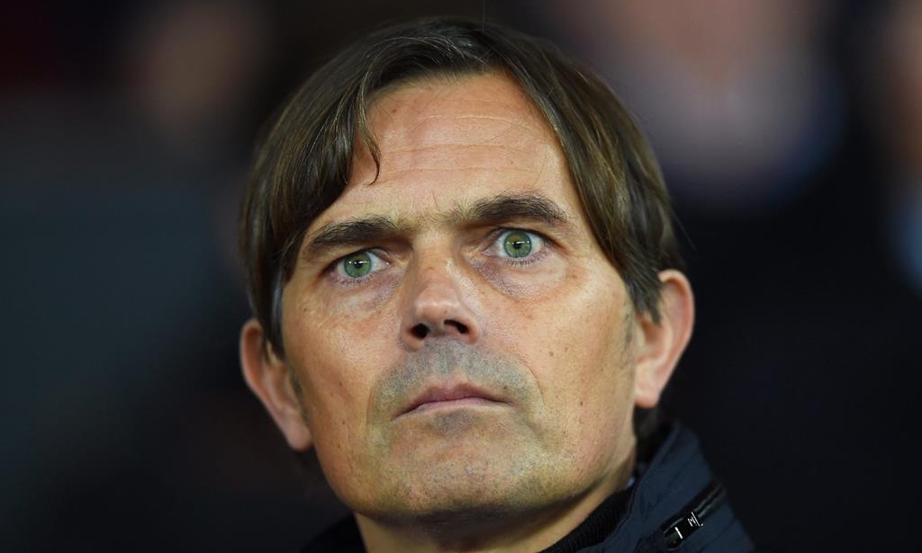 Cocu no PSV até 2019 - Renascença